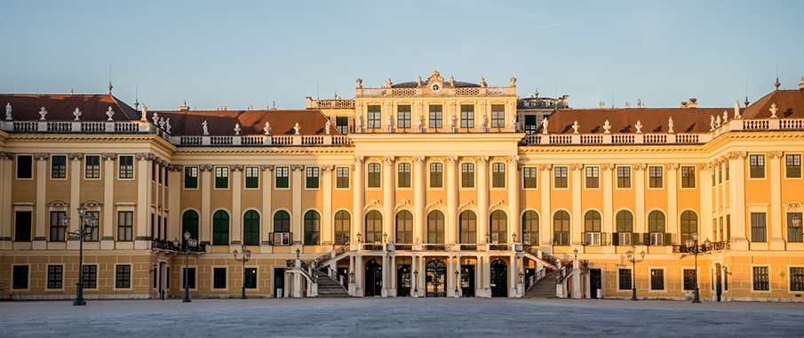 The 5 Most Famous Palaces in Europe | Bunnik Tours