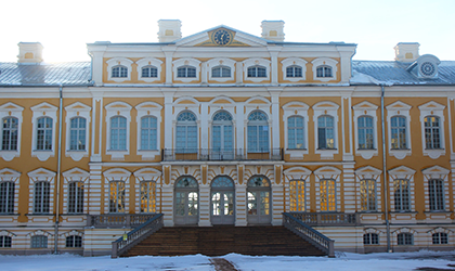 The 5 Most Famous Palaces in Europe | Bunnik Tours