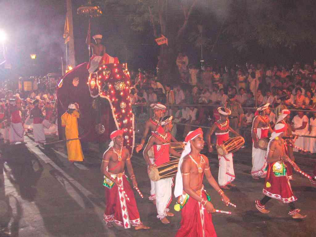 Sri Lankan Discovery Kandy Festival 2026 | Bunnik Tours
