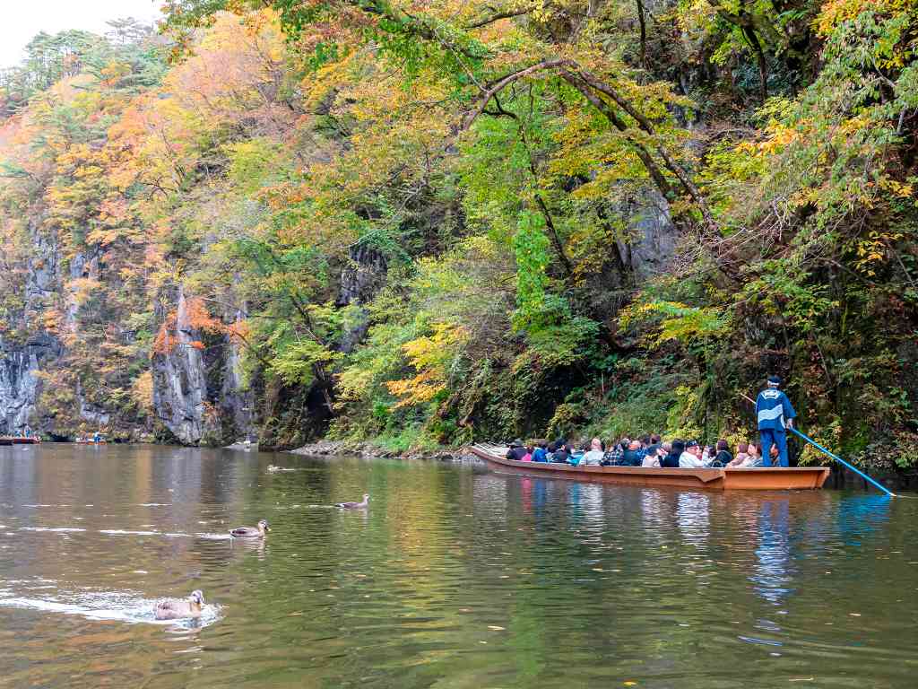Colours of Northern Japan | Bunnik Tours